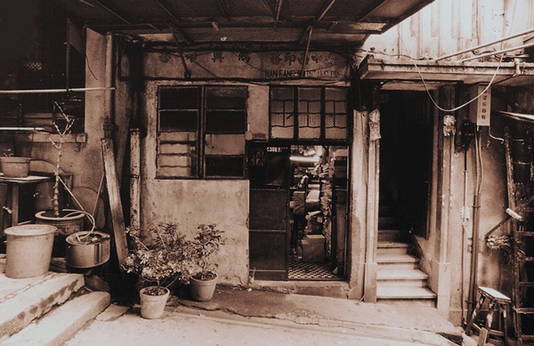 HH Deluxe - Far East Packaging Supplier with UK suppport